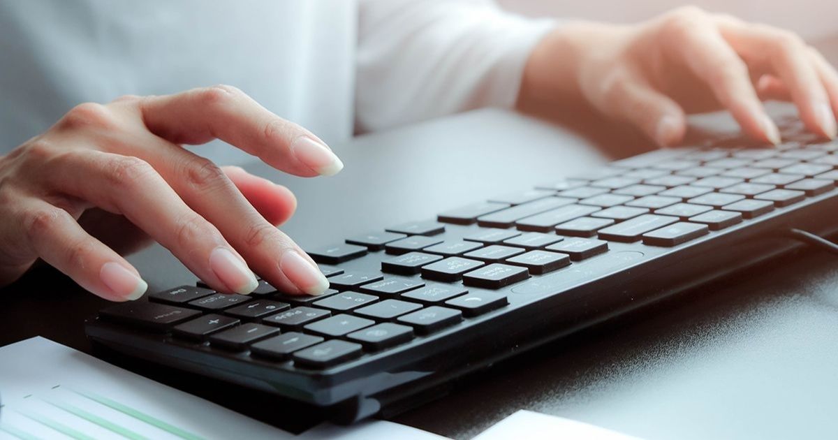 5 Perbedaan Keyboard Gaming dan Keyboard Komputer Biasa - JETE Indonesia