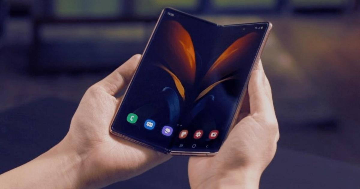 Tak Sama, Ini Perbedaan Telepon Seluler dan Smartphone!