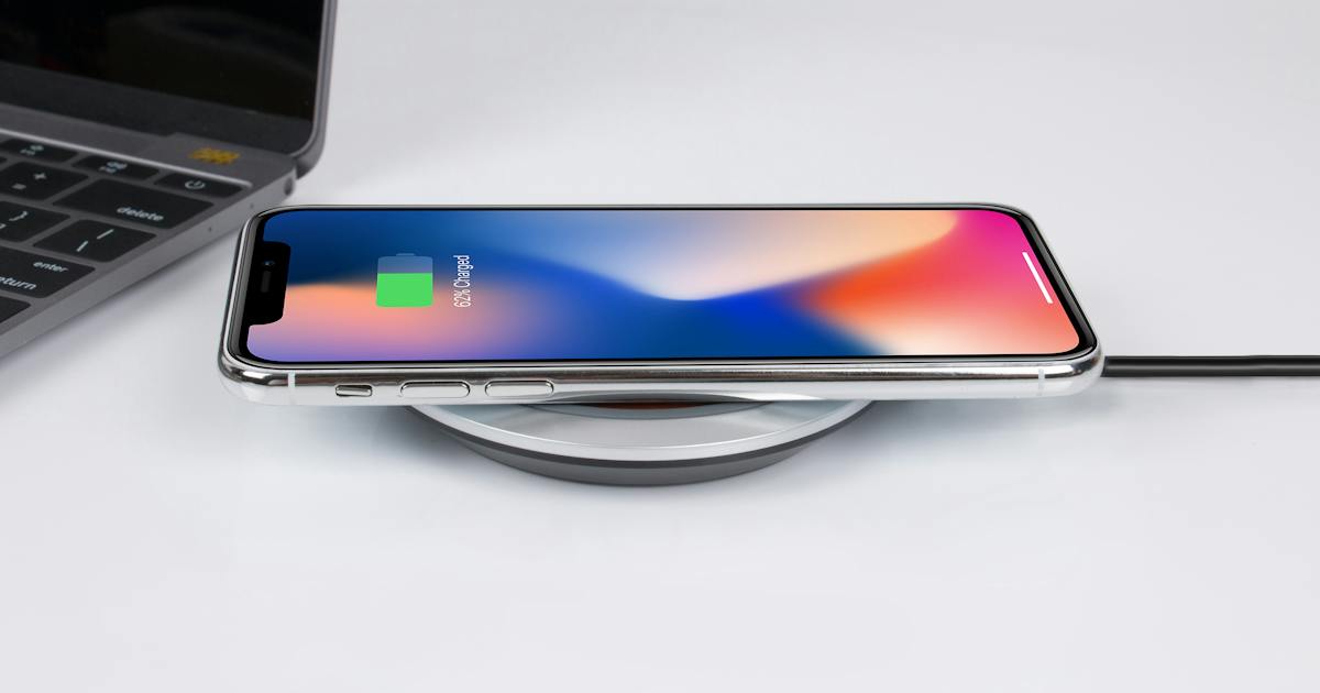 Apa Itu Wireless Charging? Ini Kelebihan & Cara Kerjanya