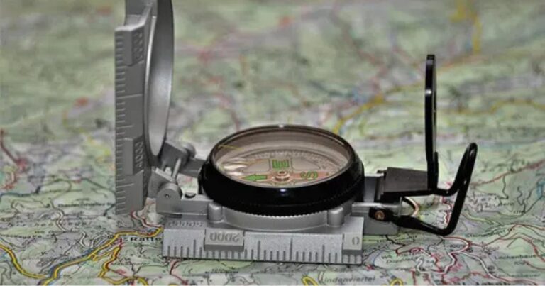 7 Jenis-Jenis Kompas dan Fungsinya yang Wajib Kamu Tahu!