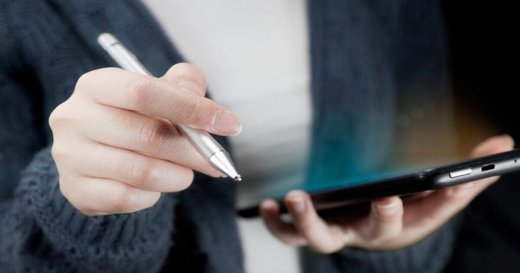 Panduan Cara Menggunakan Stylus Pen dan Manfaatnya